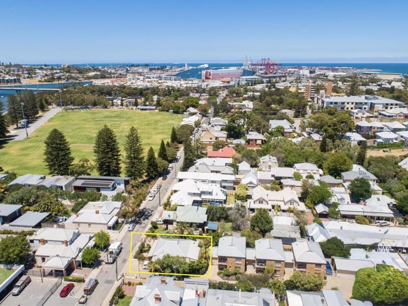 1/4 John Street, North Fremantle WA 6159 | For Rent - $850 Weekly